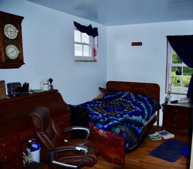 Inside A Plain But Not-Quite-Finished Amish Home (16 Photos) - Amish ...