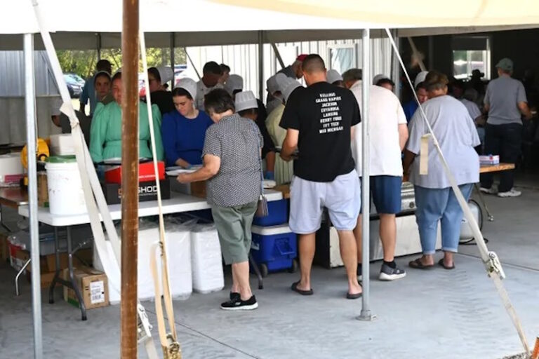 Feel Good: Amish Serve Dinner To Raise Money For Firefighters (Michigan ...