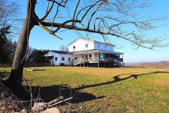 Inside a 3,000-Square-Foot Amish Farmhouse on 38 Acres — With Just an ...