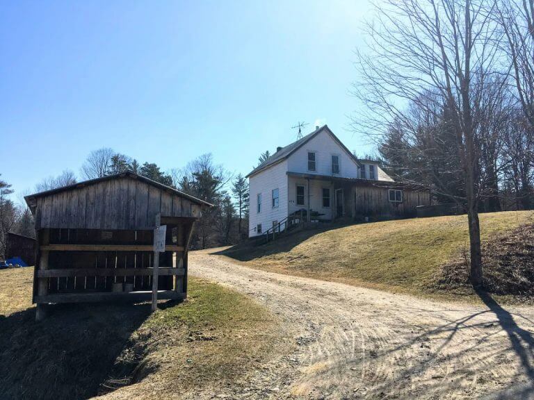 Inside A No-Frills Amish Home: 4 Bedrooms, 0 Bathrooms (24 Photos ...