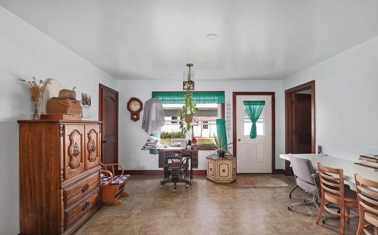 Look Inside An Amish Home (With Floor Plan) – 30 Photos - Amish America