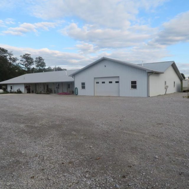 This 2-in-1 Amish Shop Home Is For Sale (22 Photos) - Amish America