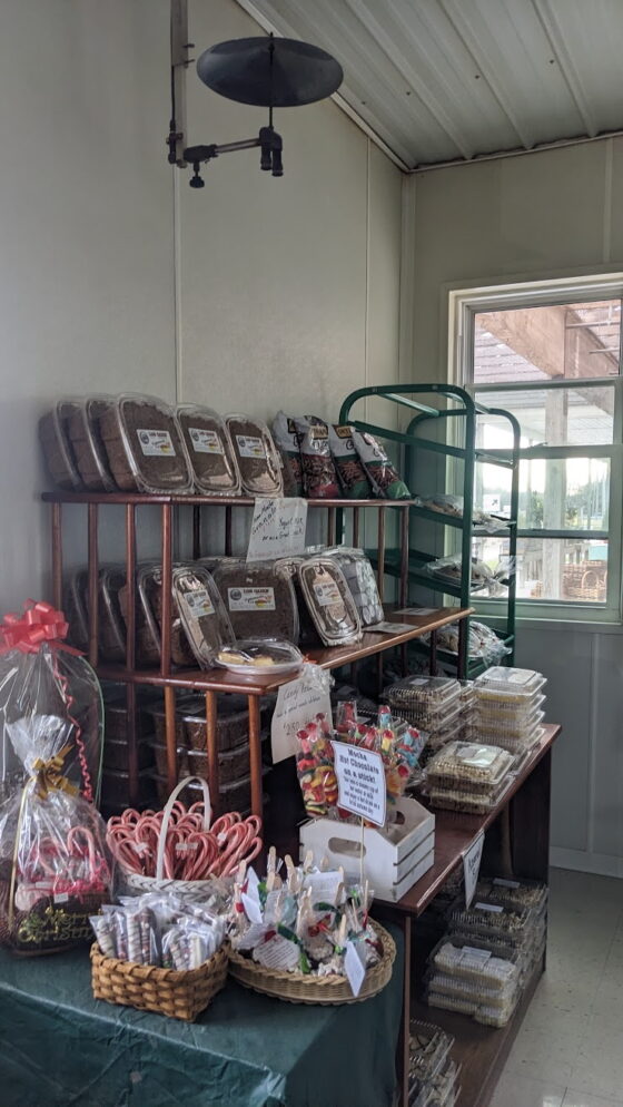Mennonite Bakery: A Return Visit (22 Photos) - Amish America