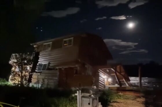 150 Amish To Pick Up & Move Man’s Building Off Yellowstone River – For ...