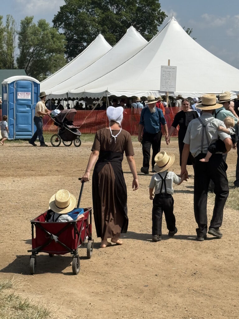 Behind The Scenes At An Amish Horse Festival (32 Photos) - Amish America