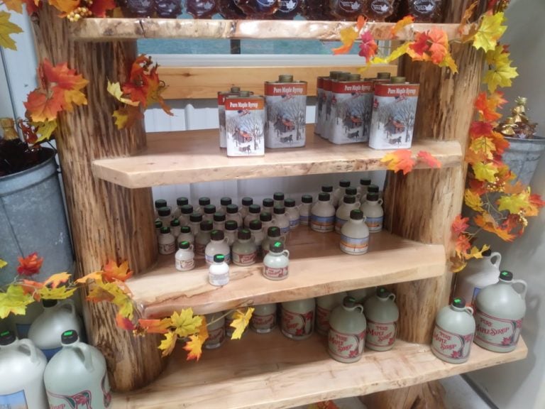 Inside The Walker Valley Market (24 Photos) - Amish America