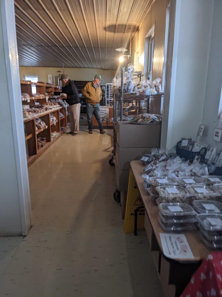Visiting a Mennonite Bakery (16 Photos) - Amish America