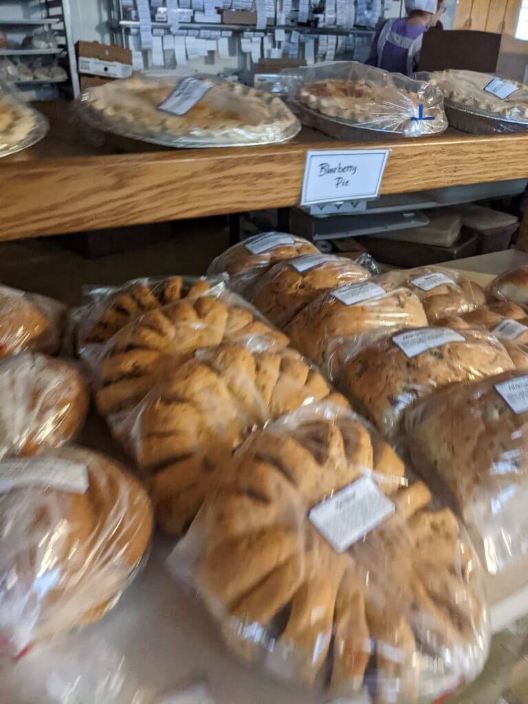 Visiting a Mennonite Bakery (16 Photos) - Amish America