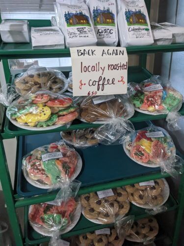 Visiting a Mennonite Bakery (16 Photos) - Amish America