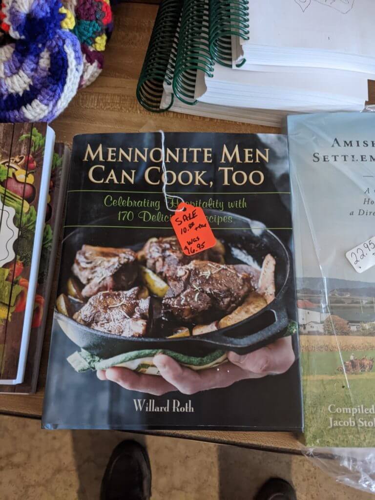 Visiting a Mennonite Market (21 Photos) - Amish America