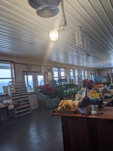 Visiting a Mennonite Market (21 Photos) - Amish America