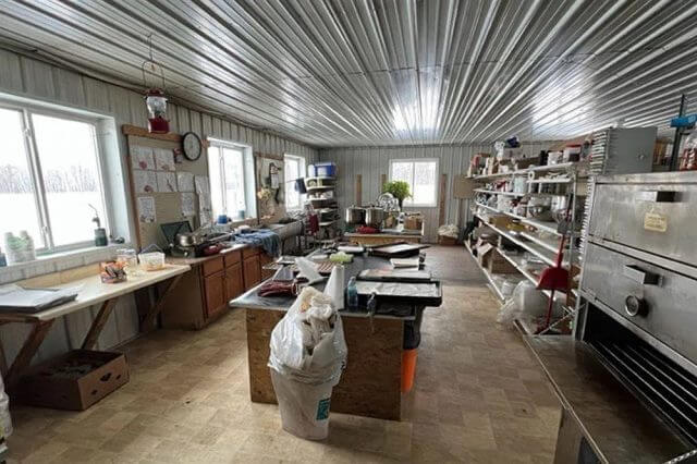 Inside A Minnesota Amish Home & Store (17 Photos) - Amish America