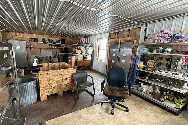 Inside A Minnesota Amish Home & Store (17 Photos) - Amish America