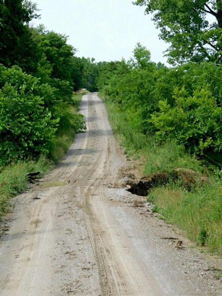 The Road Between Worlds: Navigating Boundaries as an Amish Taxi Driver ...