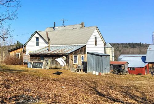 Inside A No-Frills Amish Home: 4 Bedrooms, 0 Bathrooms (24 Photos ...