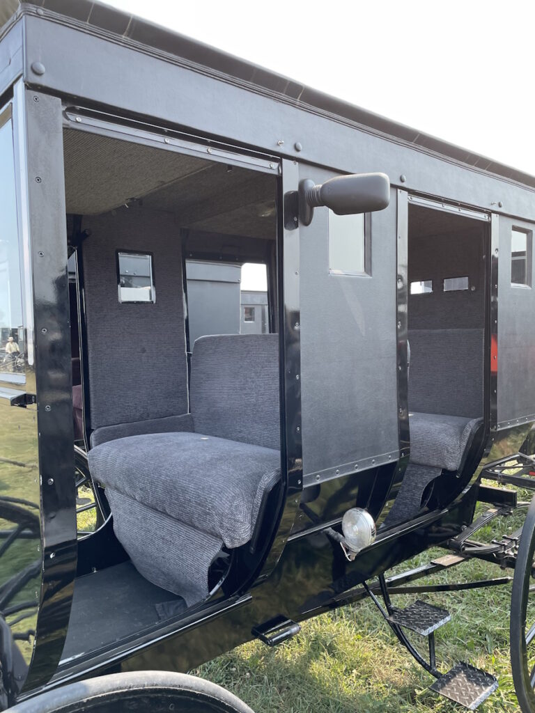 Buggy Shopping (17 Photos) - Amish America