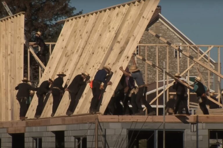 The Amish Barn Raising (14 Images & Excellent Documentary) - Amish America