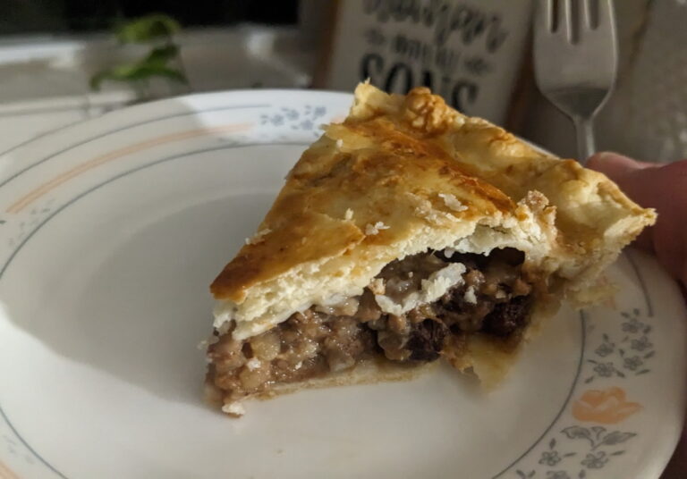 Enjoying Mennonite Mincemeat Pie (On The Second Try…) - Amish America