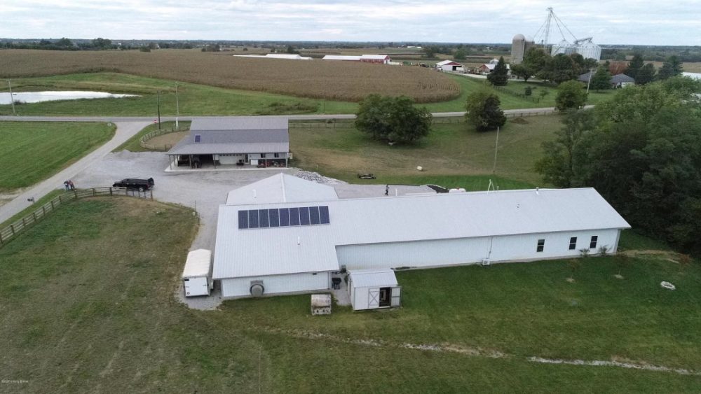 This 2-in-1 Amish Shop Home Is For Sale (22 Photos) - Amish America