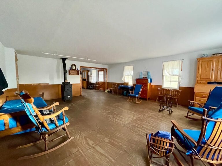 Inside A “Primitive” Amish Home (14 Photos) - Amish America