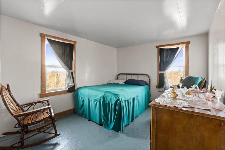 Inside A “Plainly” Beautiful Amish Home (31 Photos) - Amish America