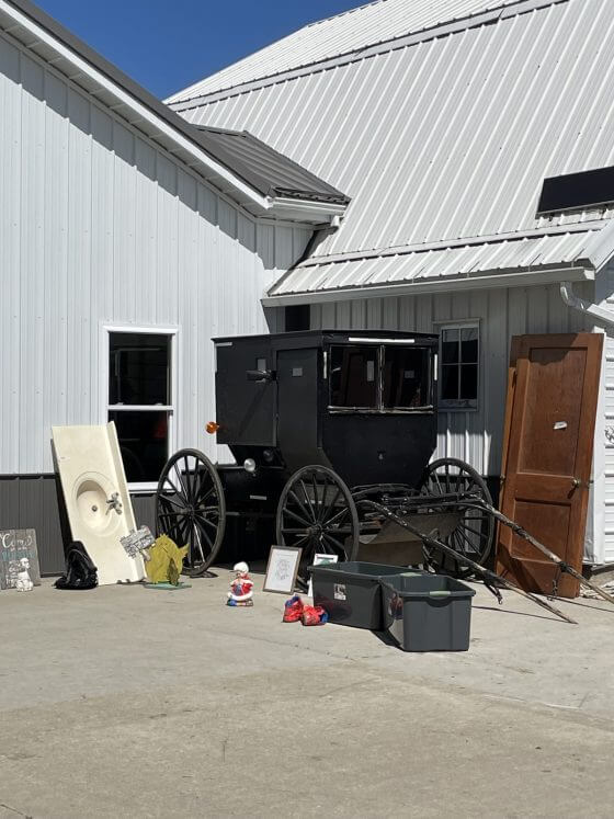 Have A Look At Some Amish Garage Sales (12 Photos) - Amish America