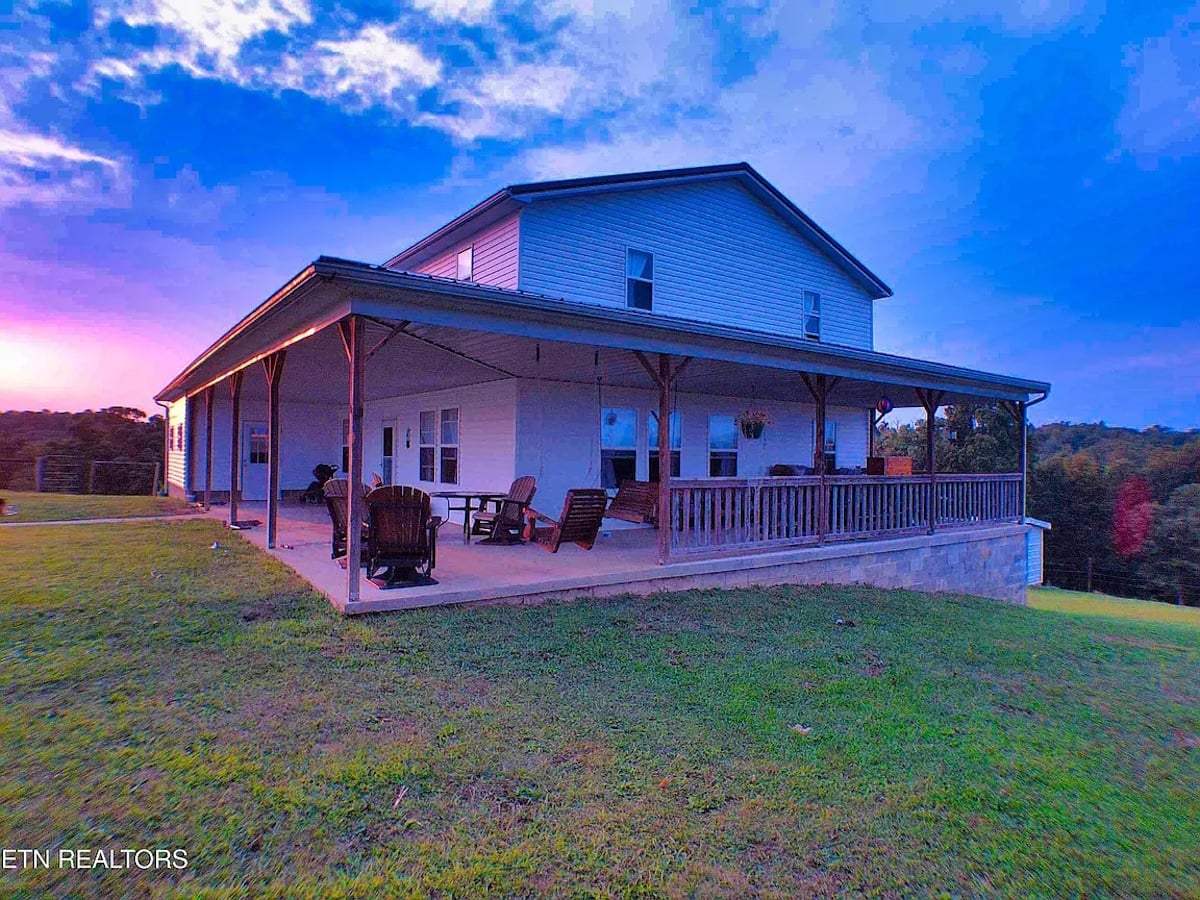 Inside A Tennessee Amish Home With “Unrivaled Views” (18 Photos ...