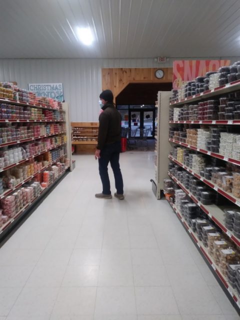 Inside The Walker Valley Market (24 Photos) - Amish America