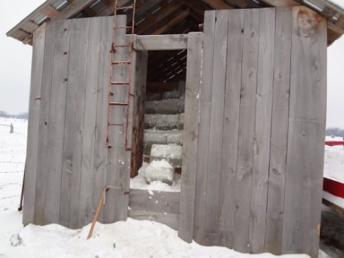 Harvesting Ice in Amish Ohio - Amish America